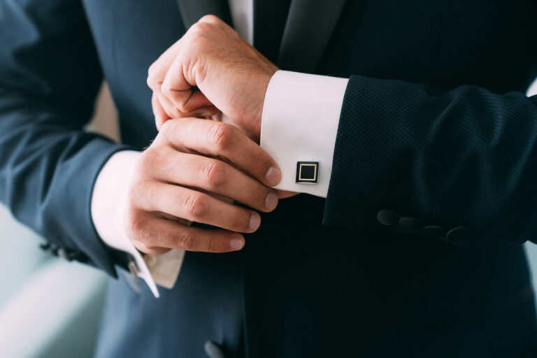 How To Wear Cufflinks With Shirts Correctly – Sisi Couture